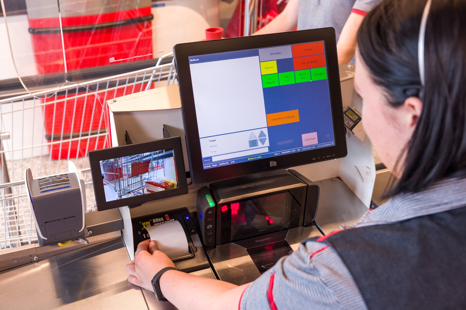 Cross Point introduces Photo Alert System to optimise store operations ...